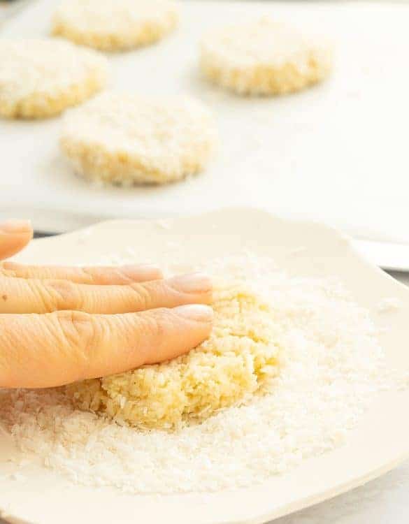 4-Ingredient chewy coconut cookies - The clever meal