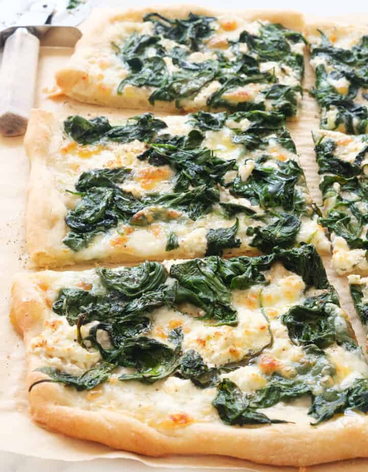 Spinach pizza, seriously good! - The clever meal