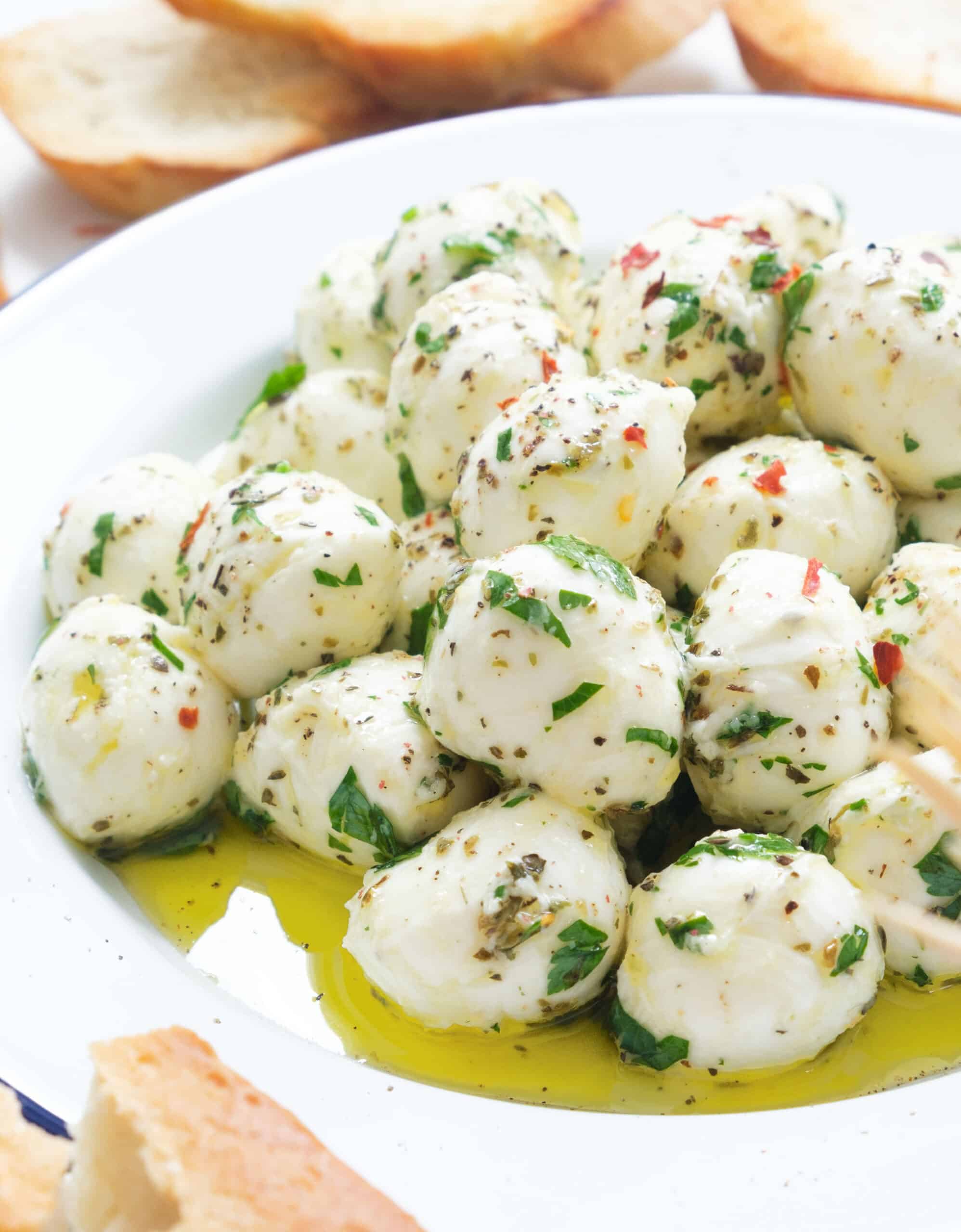 Marinated Mozzarella Balls - The clever meal