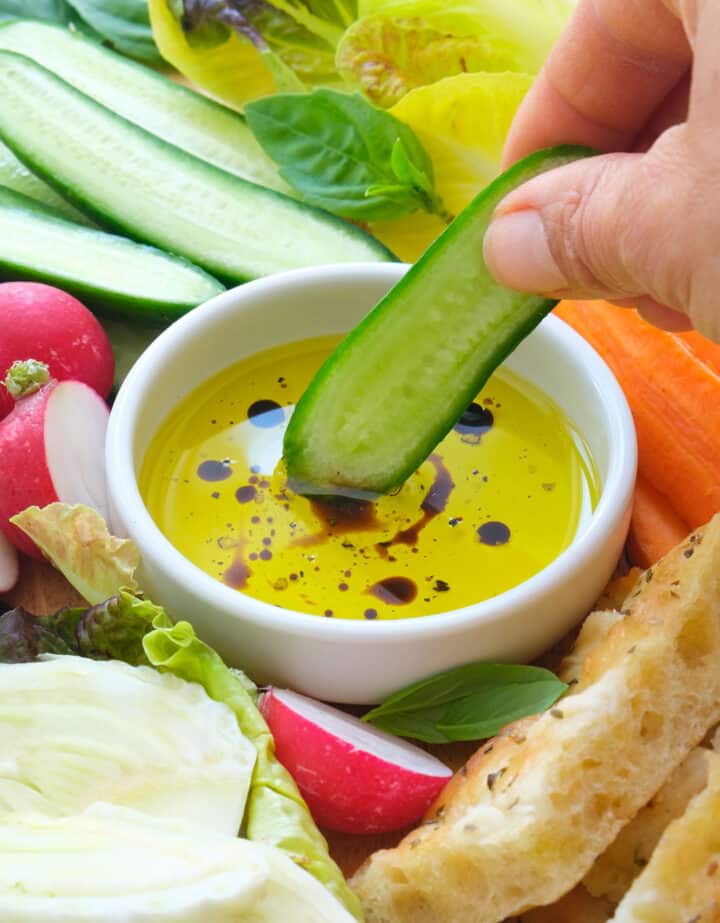 Olive Oil Dipping Sauce (Pinzimonio) - The clever meal