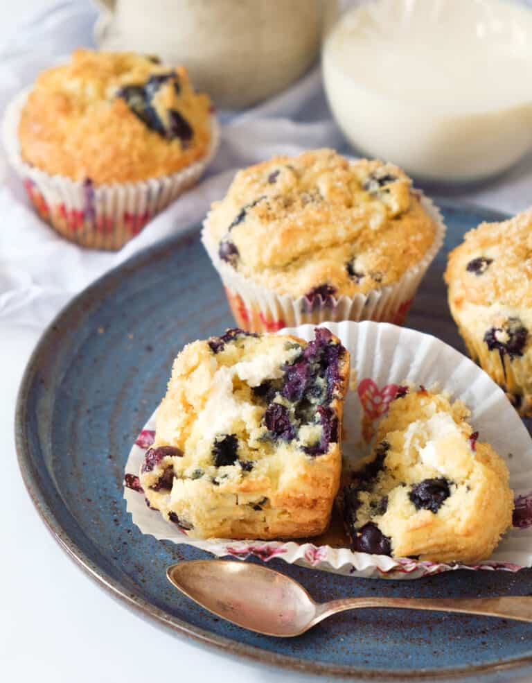 Blueberry Cream Cheese Muffins - The clever meal