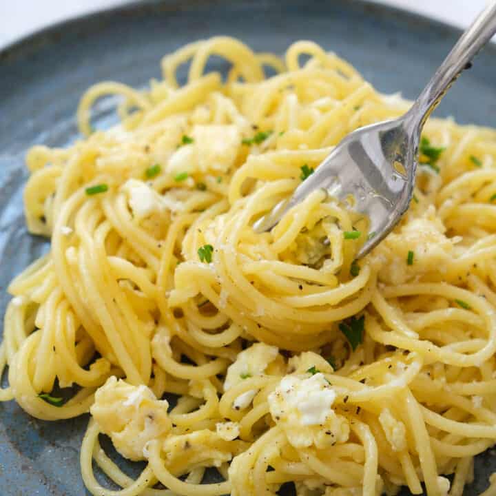 Fried Spaghetti and Scrambled Eggs - The clever meal
