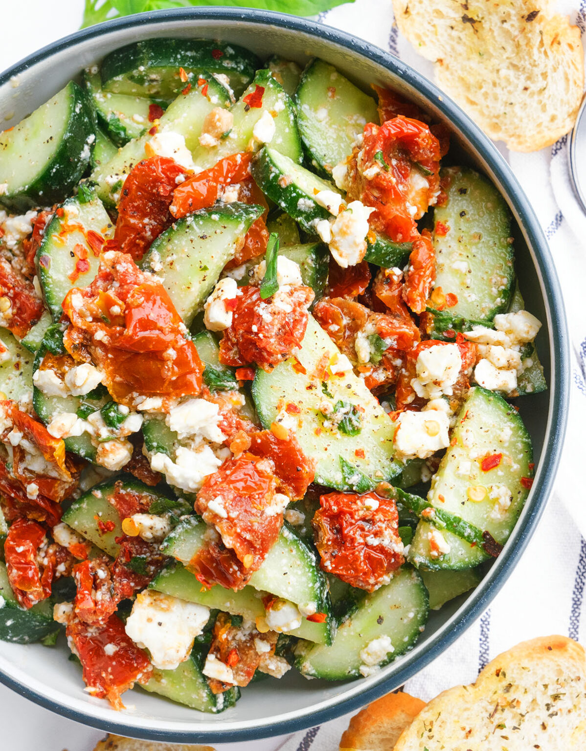 Sun Dried tomato salad with cucumber. - The clever meal